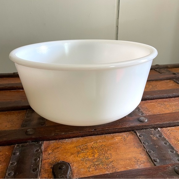 Kitchen | Vintage White Mixing Bowl Ring On Bottom Mixer Stand | Poshmark